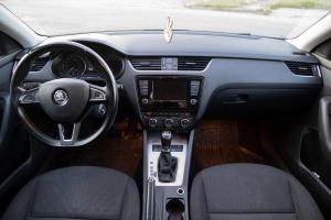 Grey Skoda Octavia 2015 in Vilnius, with an engine capacity of 1.97 L and mileage of 335 thousand km for 7400 €, photo 12 on AUTOMOTO.COM.LV