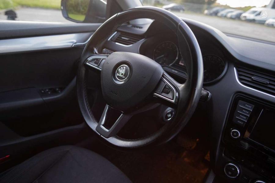 Grey Skoda Octavia 2015 in Vilnius, with an engine capacity of 1.97 L and mileage of 335 thousand km for 7400 €, photo 19 on AUTOMOTO.COM.LV