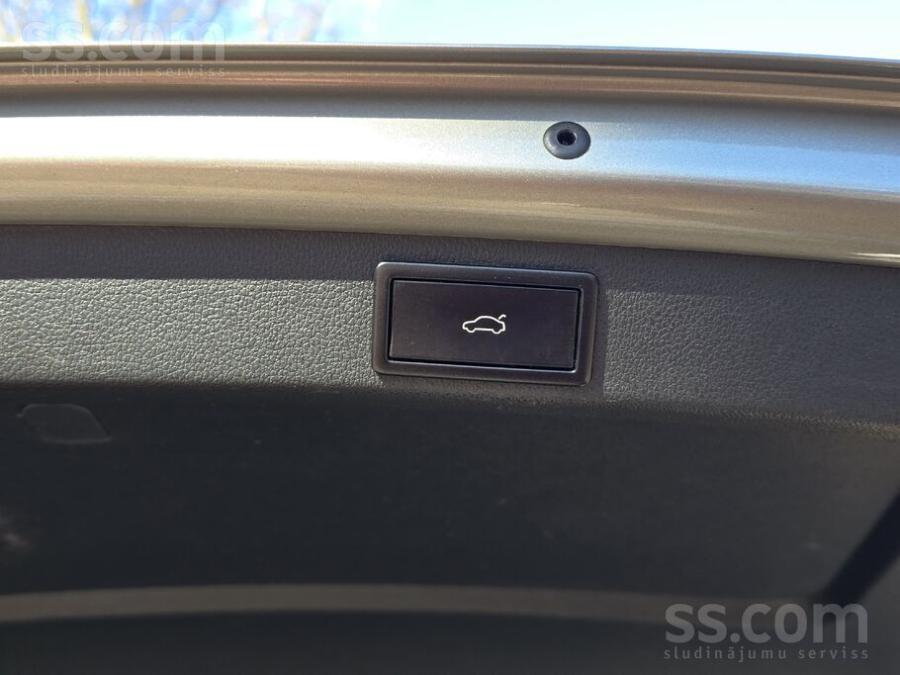 Grey Skoda Octavia 2015 in Liepaja, with an engine capacity of 2.00 L and mileage of 215 thousand km for 8500 €, photo 23 on AUTOMOTO.COM.LV