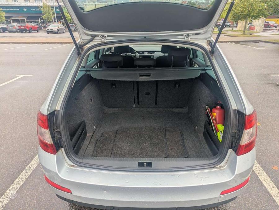 Grey Skoda Octavia 2015 in Vilnius, with an engine capacity of 1.60 L and mileage of 119 thousand km for 5900 €, photo 10 on AUTOMOTO.COM.LV