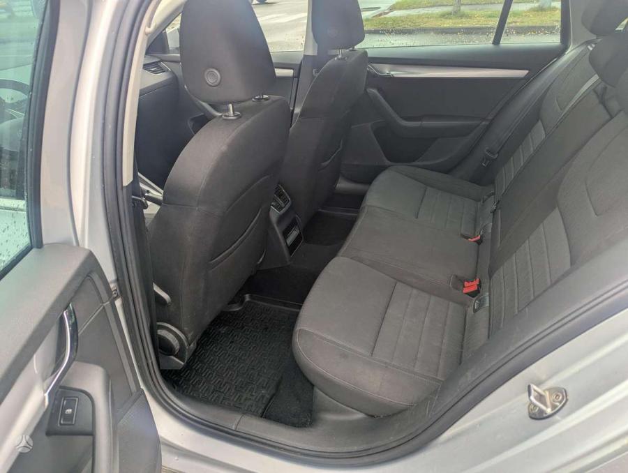 Grey Skoda Octavia 2015 in Vilnius, with an engine capacity of 1.60 L and mileage of 119 thousand km for 5900 €, photo 11 on AUTOMOTO.COM.LV