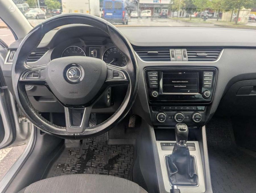 Grey Skoda Octavia 2015 in Vilnius, with an engine capacity of 1.60 L and mileage of 119 thousand km for 5900 €, photo 13 on AUTOMOTO.COM.LV