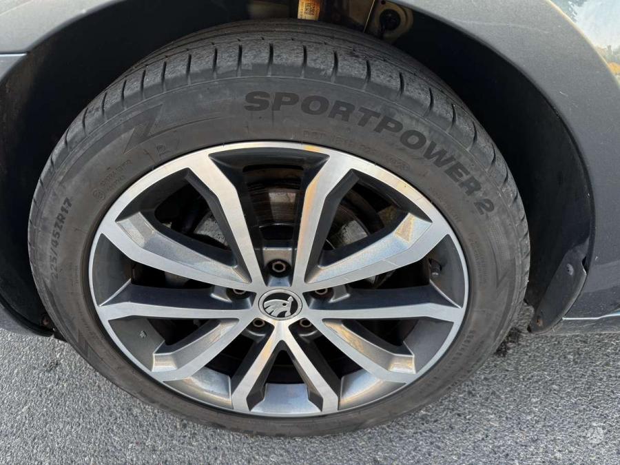 Grey Skoda Octavia 2015 in Vilnius, with an engine capacity of 1.60 L and mileage of 253 thousand km for 6900 €, photo 4 on AUTOMOTO.COM.LV