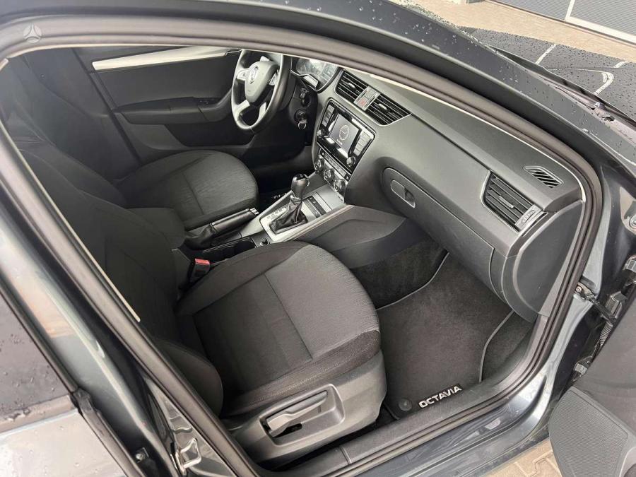 Pelēks Skoda Octavia 2015 Viļņa, ar dzinēja tilpumu 1.40 L un nobraukumu 227 tūkst. km par 5850 €, foto 18 vietnē AUTOMOTO.COM.LV