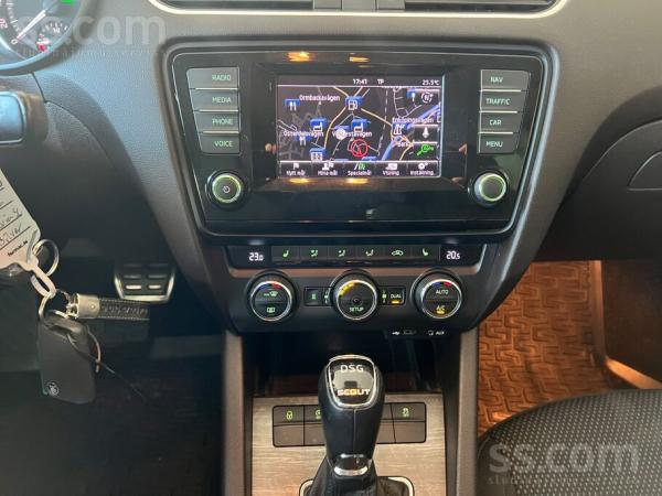 Skoda Octavia 2015 Rīga vietnē Pelēks Skoda Octavia 2015 Rīga, ar dzinēja tilpumu 2.00 L un nobraukumu 214 tūkst. km par 10999 €, foto 4 vietnē AUTOMOTO.COM.LV