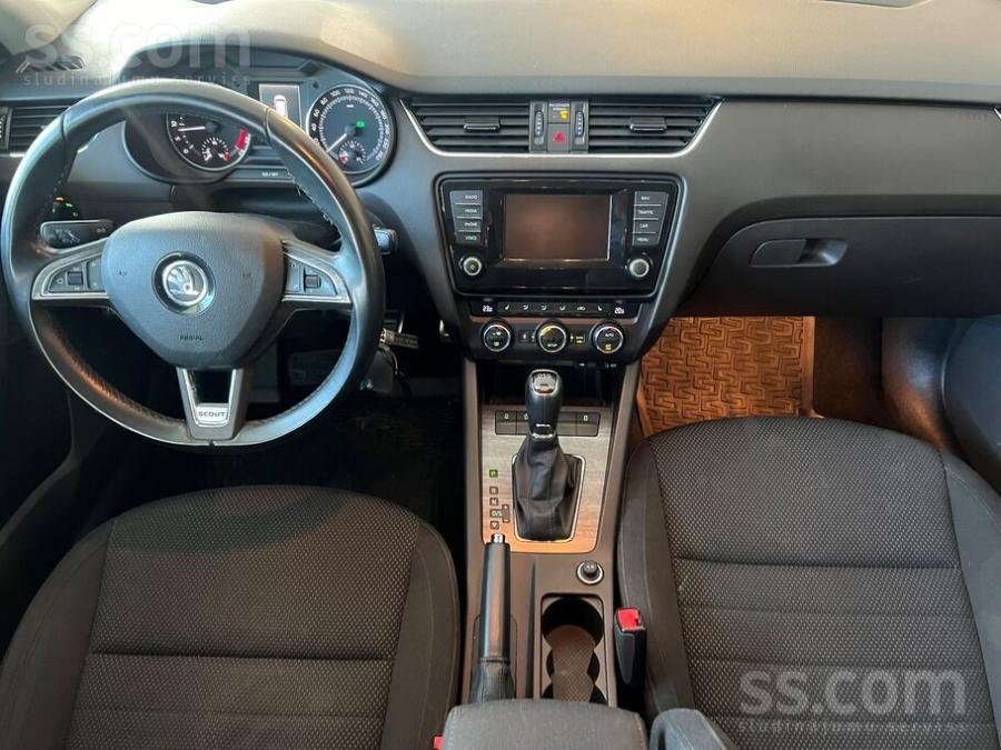 Pelēks Skoda Octavia 2015 Rīga, ar dzinēja tilpumu 2.00 L un nobraukumu 214 tūkst. km par 10999 €, foto 7 vietnē AUTOMOTO.COM.LV