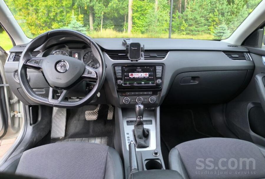 Pelēks Skoda Octavia 2015 Rīga, ar dzinēja tilpumu 2.00 L un nobraukumu 248 tūkst. km par 8300 €, foto 6 vietnē AUTOMOTO.COM.LV