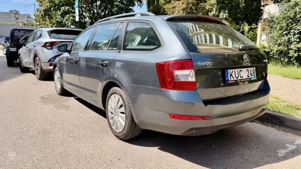 Skoda Octavia 2015 Viļņa vietnē Pelēks Skoda Octavia 2015 Viļņa, ar dzinēja tilpumu 1.60 L un nobraukumu 290 tūkst. km par 3900 €, foto 4 vietnē AUTOMOTO.COM.LV