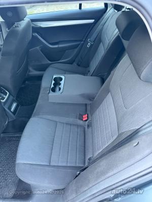 Pelēks Skoda Octavia 2015 Tallina, ar dzinēja tilpumu 1.60 L un nobraukumu 302 tūkst. km par 5400 €, foto 9 vietnē AUTOMOTO.COM.LV
