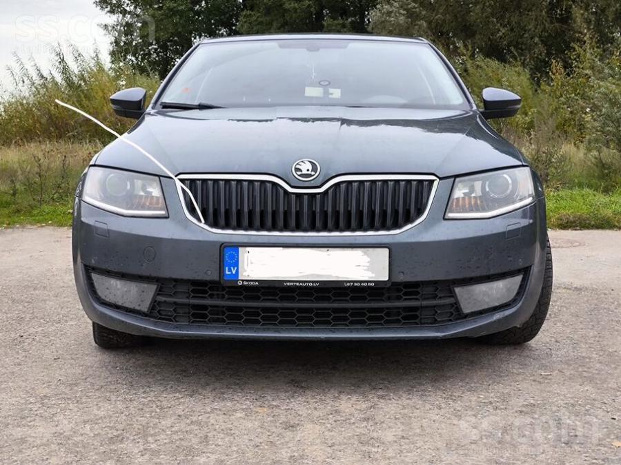 Grey Skoda Octavia 2015 in Riga, with an engine capacity of 2.00 L and mileage of 366 thousand km for 6690 €, photo 3 on AUTOMOTO.COM.LV