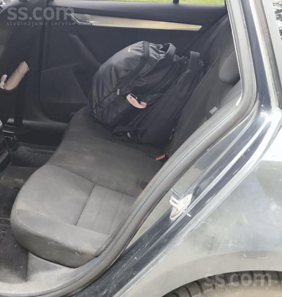 Grey Skoda Octavia 2015 in Riga, with an engine capacity of 2.00 L and mileage of 366 thousand km for 6690 €, photo 8 on AUTOMOTO.COM.LV
