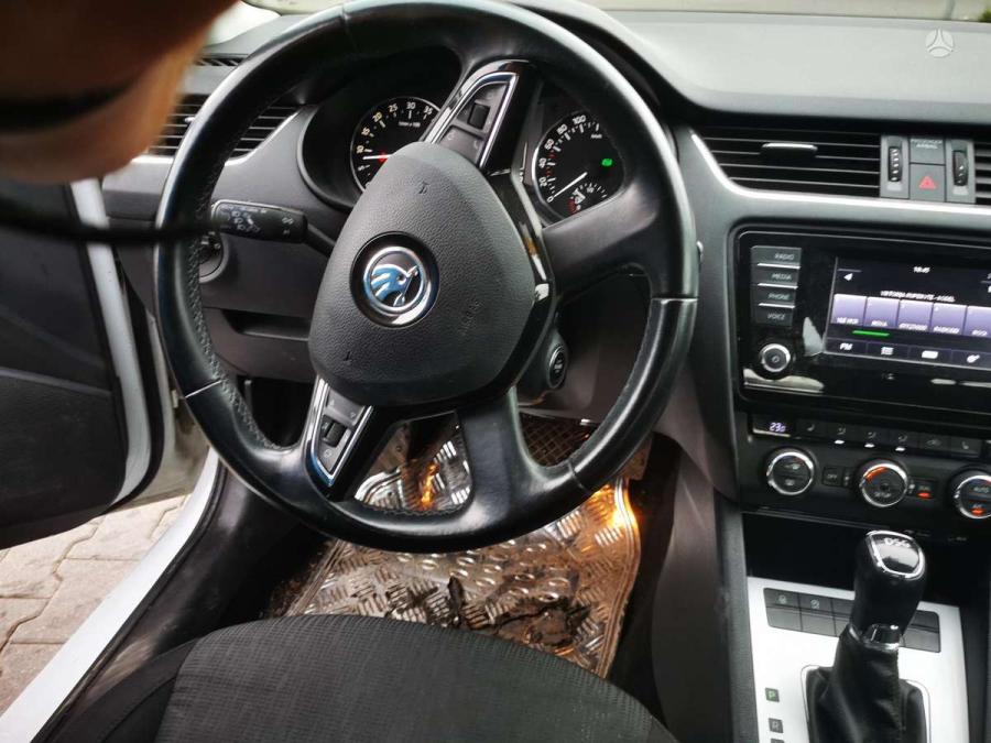 Grey Skoda Octavia 2015 in Vilnius, with an engine capacity of 1.60 L and mileage of 234 thousand km for 5995 €, photo 20 on AUTOMOTO.COM.LV
