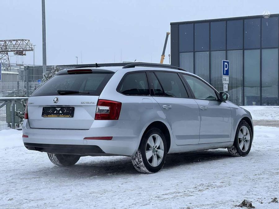Grey Skoda Octavia 2016 in Siauliai, with an engine capacity of 1.60 L and mileage of 285 thousand km for 6900 €, photo 7 on AUTOMOTO.COM.LV