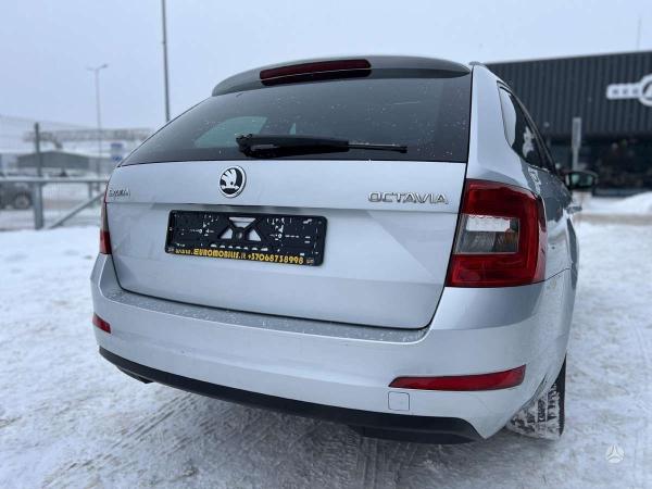 Grey Skoda Octavia 2016 in Siauliai, with an engine capacity of 1.60 L and mileage of 285 thousand km for 6900 €, photo 9 on AUTOMOTO.COM.LV