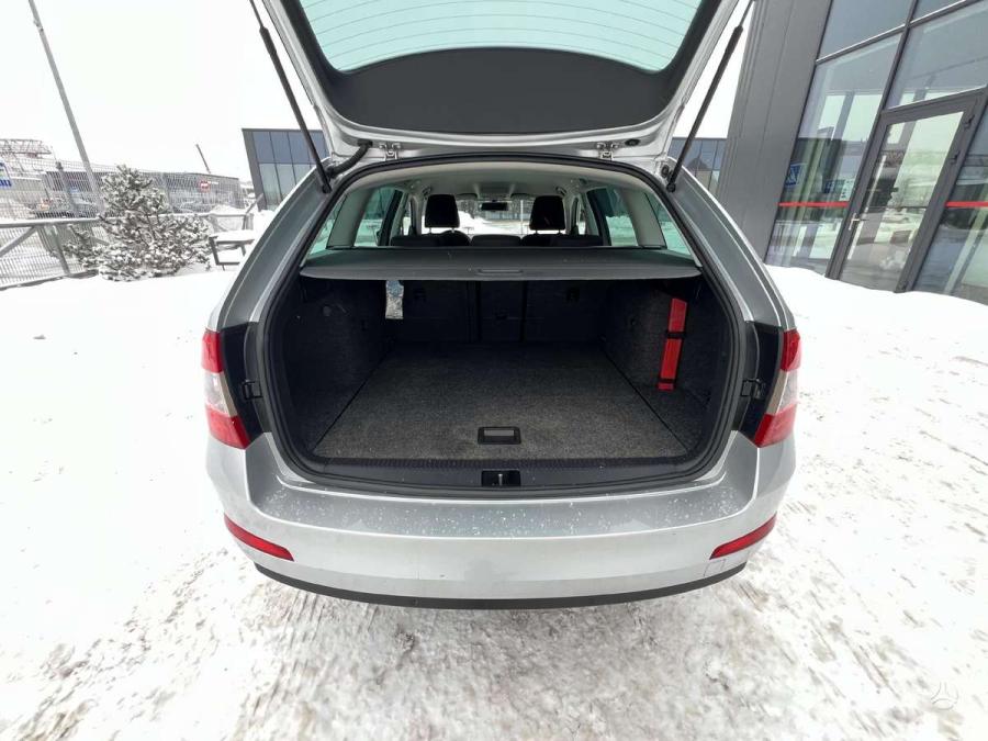 Grey Skoda Octavia 2016 in Siauliai, with an engine capacity of 1.60 L and mileage of 285 thousand km for 6900 €, photo 23 on AUTOMOTO.COM.LV