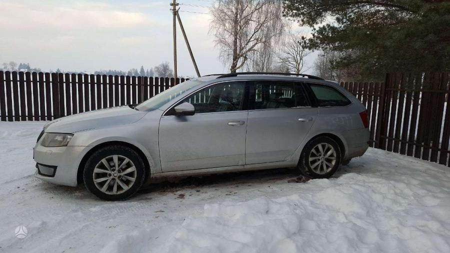 Grey Skoda Octavia 2016 in Panevezys, with an engine capacity of 1.97 L and mileage of 341 thousand km for 5999 €, photo 2 on AUTOMOTO.COM.LV