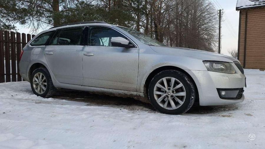 Grey Skoda Octavia 2016 in Panevezys, with an engine capacity of 1.97 L and mileage of 341 thousand km for 5999 €, photo 3 on AUTOMOTO.COM.LV