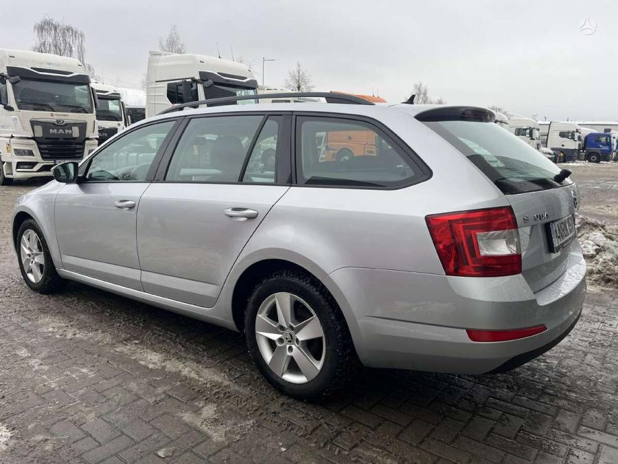 Grey Skoda Octavia 2016 in Kaunas, with an engine capacity of 1.60 L and mileage of 248 thousand km for 6499 €, photo 6 on AUTOMOTO.COM.LV
