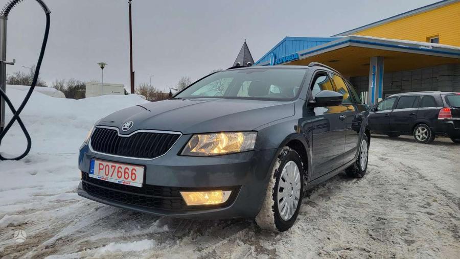 Grey Skoda Octavia 2016 in Siauliai, with an engine capacity of 1.60 L and mileage of 285 thousand km for 5750 €, photo 1 on AUTOMOTO.COM.LV
