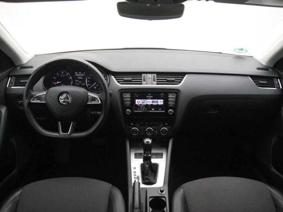 Grey Skoda Octavia 2016 in Vilnius, with an engine capacity of 1.40 L and mileage of 155 thousand km for 10999 €, photo 2 on AUTOMOTO.COM.LV