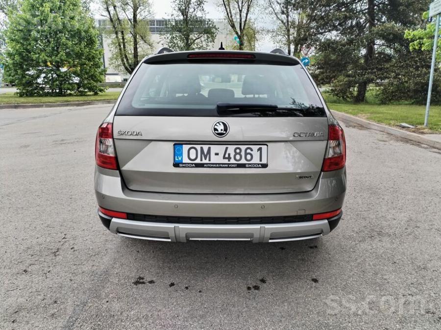 Pelēks Skoda Octavia 2016 Rīga, ar dzinēja tilpumu 2.00 L un nobraukumu 238 tūkst. km par 8990 €, foto 5 vietnē AUTOMOTO.COM.LV