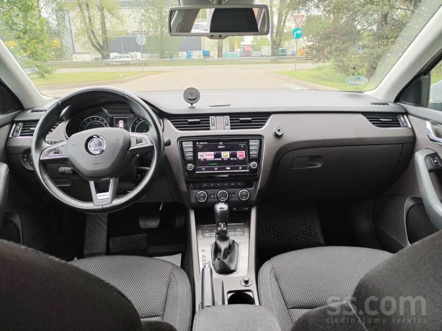 Pelēks Skoda Octavia 2016 Rīga, ar dzinēja tilpumu 2.00 L un nobraukumu 238 tūkst. km par 8990 €, foto 17 vietnē AUTOMOTO.COM.LV