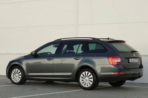Pelēks Skoda Octavia 2016 Rīga, ar dzinēja tilpumu 2.00 L un nobraukumu 187 tūkst. km par 7900 €, foto 6 vietnē AUTOMOTO.COM.LV