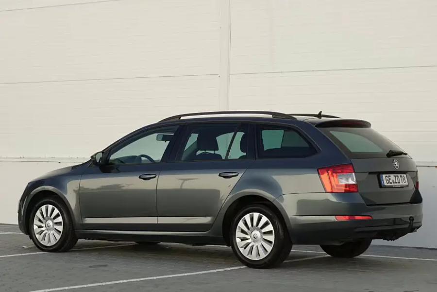 Pelēks Skoda Octavia 2016 Rīga, ar dzinēja tilpumu 2.00 L un nobraukumu 187 tūkst. km par 7900 €, foto 6 vietnē AUTOMOTO.COM.LV