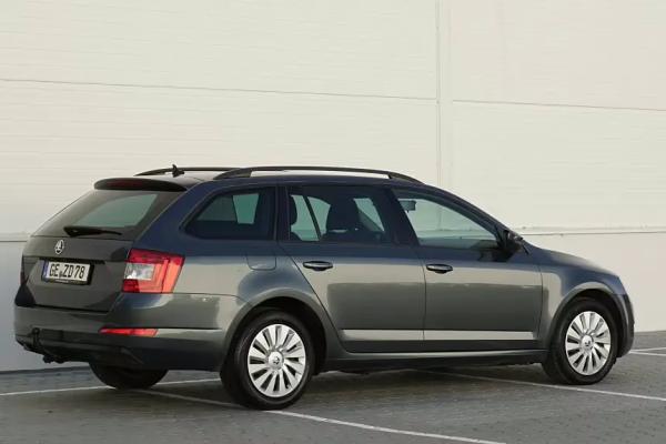 Grey Skoda Octavia 2016 in Riga, with an engine capacity of 2.00 L and mileage of 187 thousand km for 7900 €, photo 8 on AUTOMOTO.COM.LV