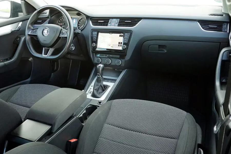 Pelēks Skoda Octavia 2016 Rīga, ar dzinēja tilpumu 2.00 L un nobraukumu 187 tūkst. km par 7900 €, foto 13 vietnē AUTOMOTO.COM.LV