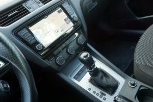 Pelēks Skoda Octavia 2016 Rīga, ar dzinēja tilpumu 2.00 L un nobraukumu 187 tūkst. km par 7900 €, foto 19 vietnē AUTOMOTO.COM.LV