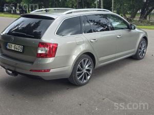 Grey Skoda Octavia 2016 in Jurmala, with an engine capacity of 2.00 L and mileage of 307 thousand km for 9000 €, photo 4 on AUTOMOTO.COM.LV
