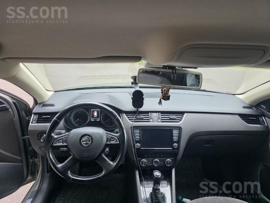 Grey Skoda Octavia 2016 in Jurmala, with an engine capacity of 2.00 L and mileage of 307 thousand km for 9000 €, photo 7 on AUTOMOTO.COM.LV