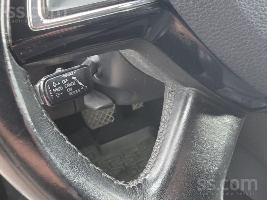 Grey Skoda Octavia 2016 in Jurmala, with an engine capacity of 2.00 L and mileage of 307 thousand km for 9000 €, photo 8 on AUTOMOTO.COM.LV