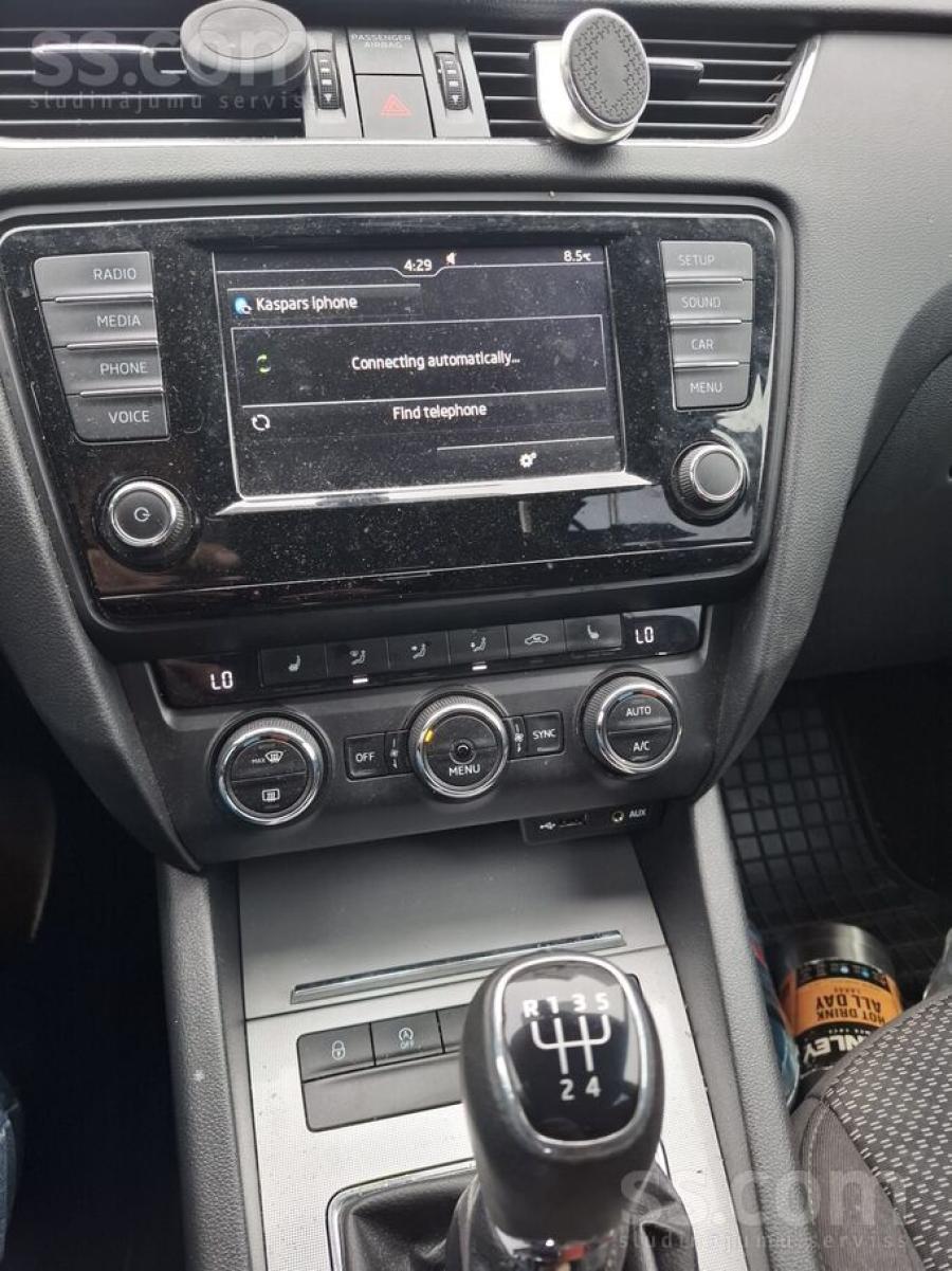 Grey Skoda Octavia 2016 in Riga, with an engine capacity of 1.60 L and mileage of 175 thousand km for 6600 €, photo 10 on AUTOMOTO.COM.LV