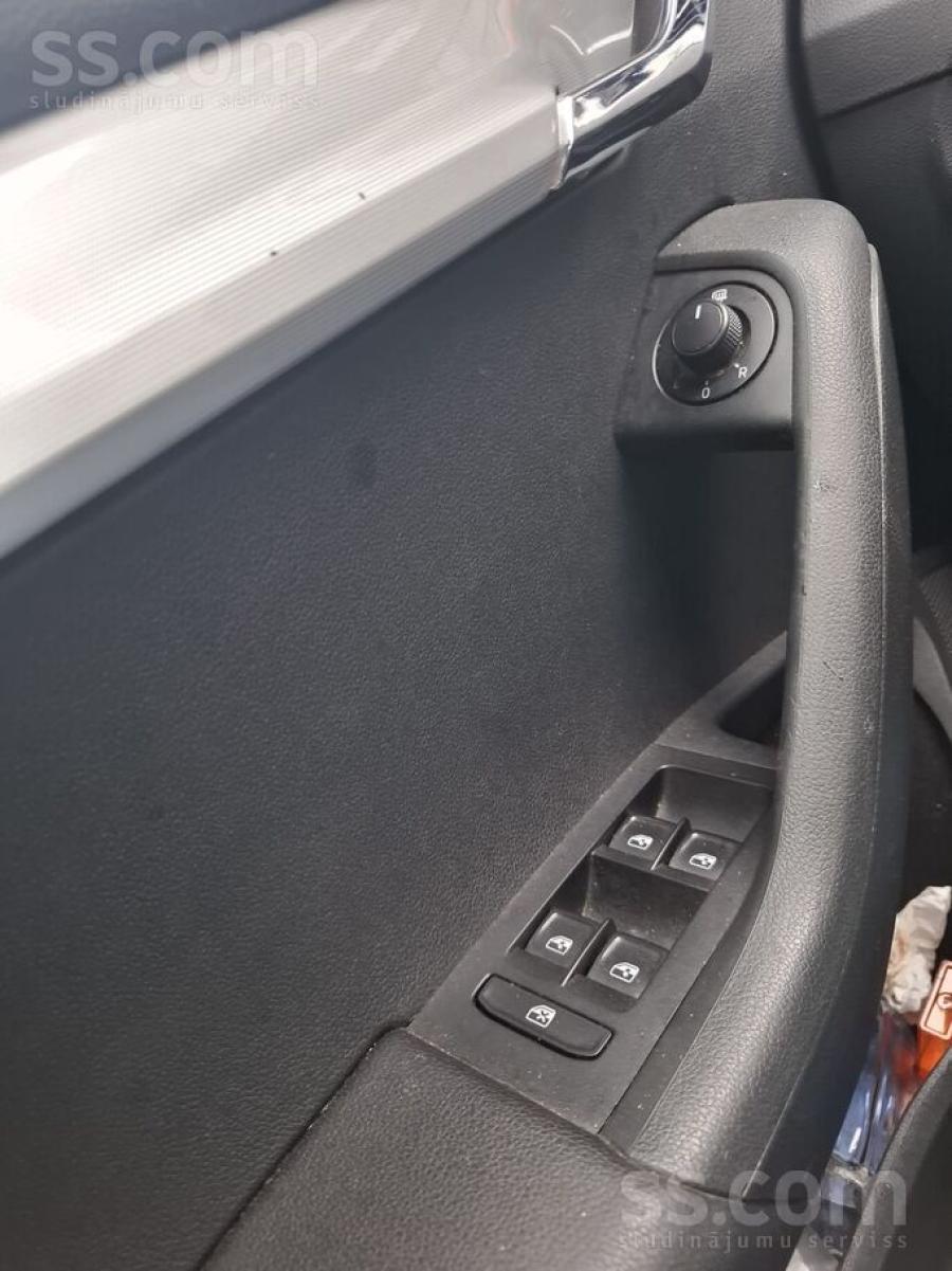 Grey Skoda Octavia 2016 in Riga, with an engine capacity of 1.60 L and mileage of 175 thousand km for 6600 €, photo 11 on AUTOMOTO.COM.LV