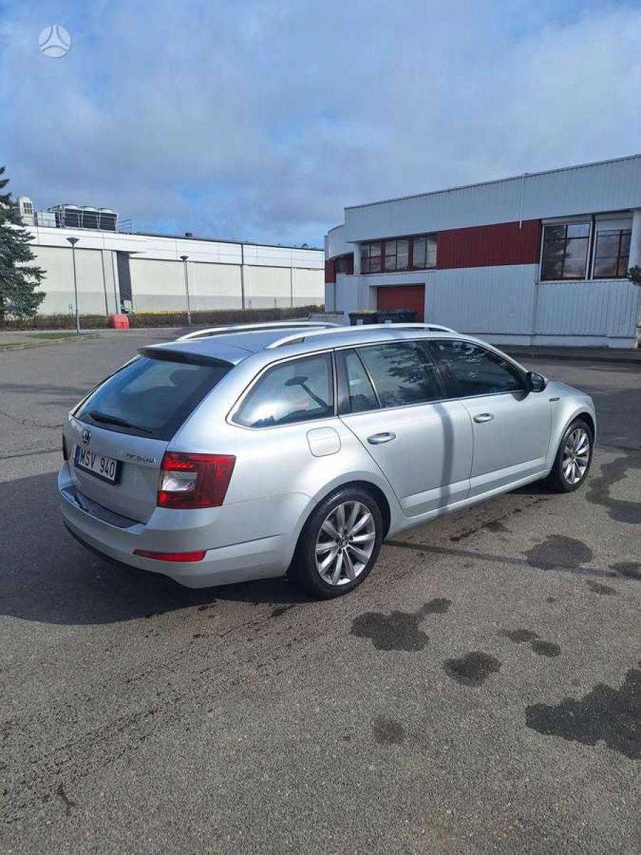Grey Skoda Octavia 2016 in Klaipeda, with an engine capacity of 1.60 L and mileage of 246 thousand km for 6900 €, photo 8 on AUTOMOTO.COM.LV
