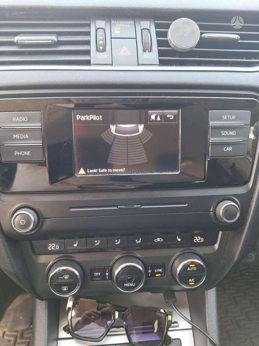 Grey Skoda Octavia 2016 in Klaipeda, with an engine capacity of 1.60 L and mileage of 246 thousand km for 6900 €, photo 16 on AUTOMOTO.COM.LV