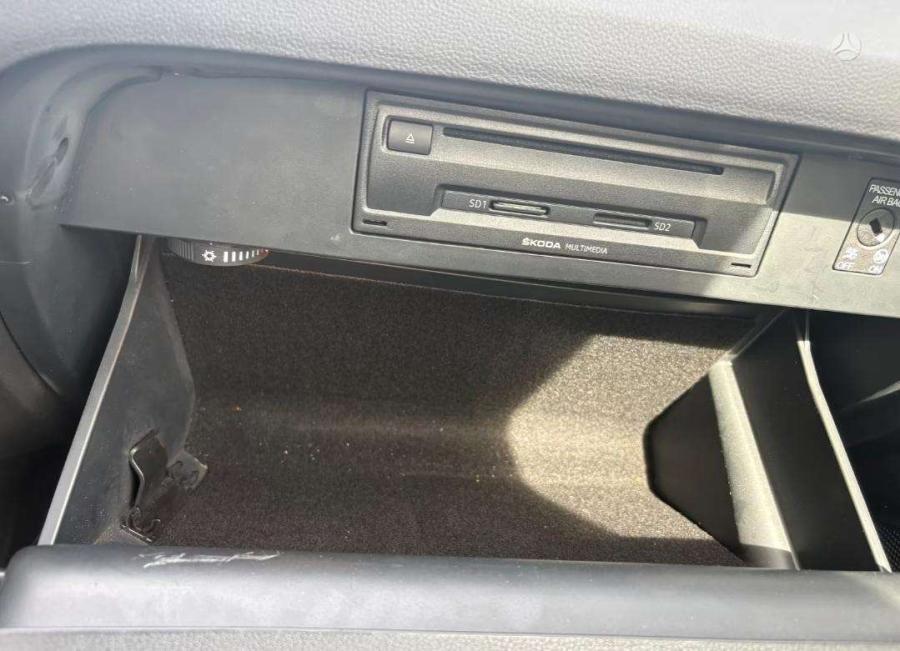Grey Skoda Octavia 2016 in Kaunas, with an engine capacity of 1.60 L and mileage of 222 thousand km for 7700 €, photo 7 on AUTOMOTO.COM.LV