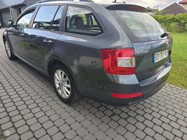 Grey Skoda Octavia 2016 in Rokiskis, with an engine capacity of 1.97 L and mileage of 279 thousand km for 6900 €, photo 7 on AUTOMOTO.COM.LV