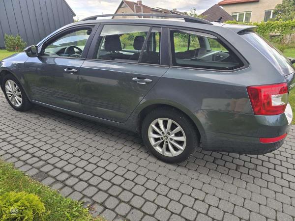 Grey Skoda Octavia 2016 in Rokiskis, with an engine capacity of 1.97 L and mileage of 279 thousand km for 6900 €, photo 8 on AUTOMOTO.COM.LV