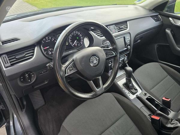 Grey Skoda Octavia 2016 in Rokiskis, with an engine capacity of 1.97 L and mileage of 279 thousand km for 6900 €, photo 10 on AUTOMOTO.COM.LV