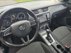 Grey Skoda Octavia 2016 in Rokiskis, with an engine capacity of 1.97 L and mileage of 279 thousand km for 6900 €, photo 12 on AUTOMOTO.COM.LV