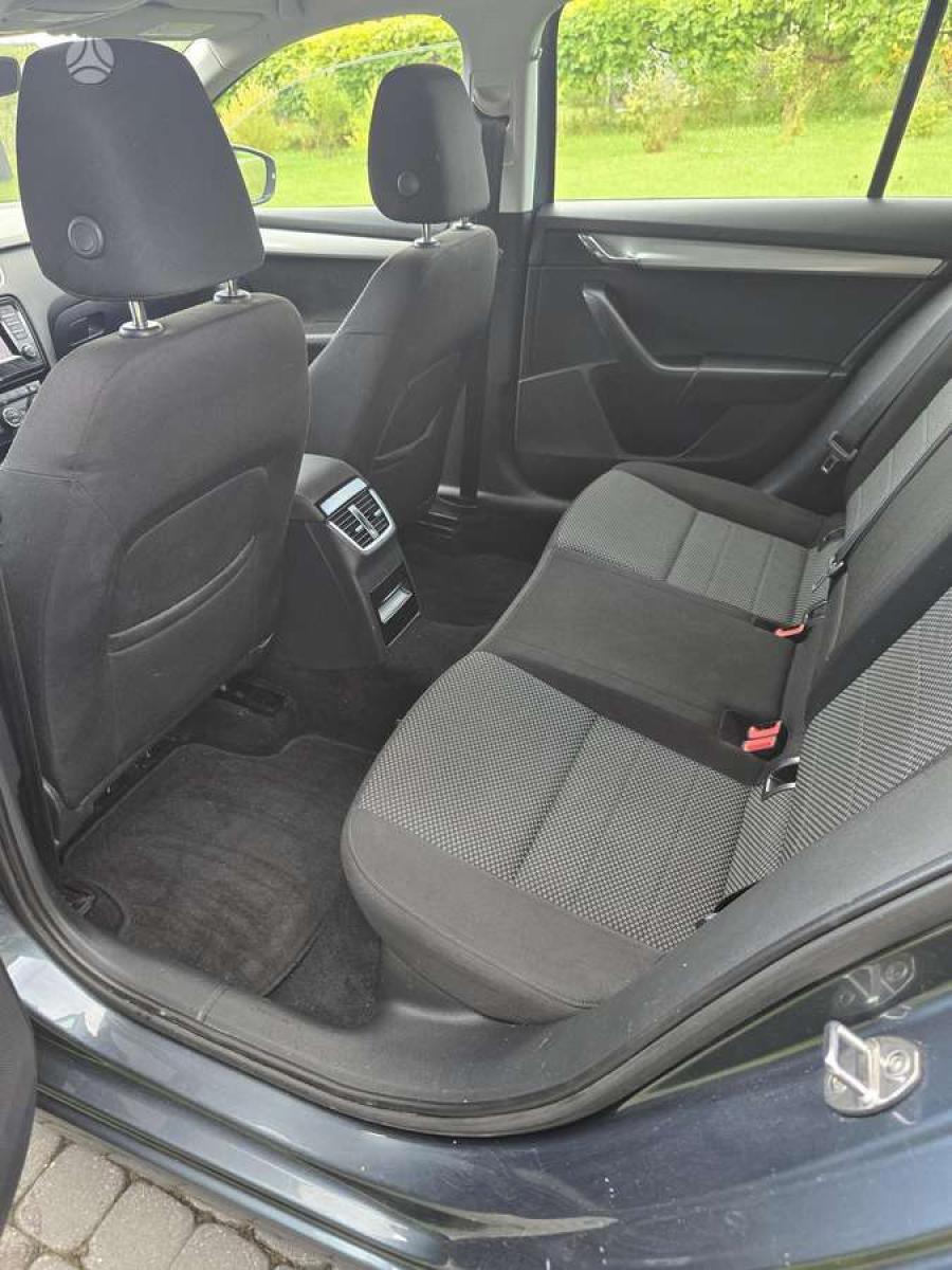 Grey Skoda Octavia 2016 in Rokiskis, with an engine capacity of 1.97 L and mileage of 279 thousand km for 6900 €, photo 13 on AUTOMOTO.COM.LV