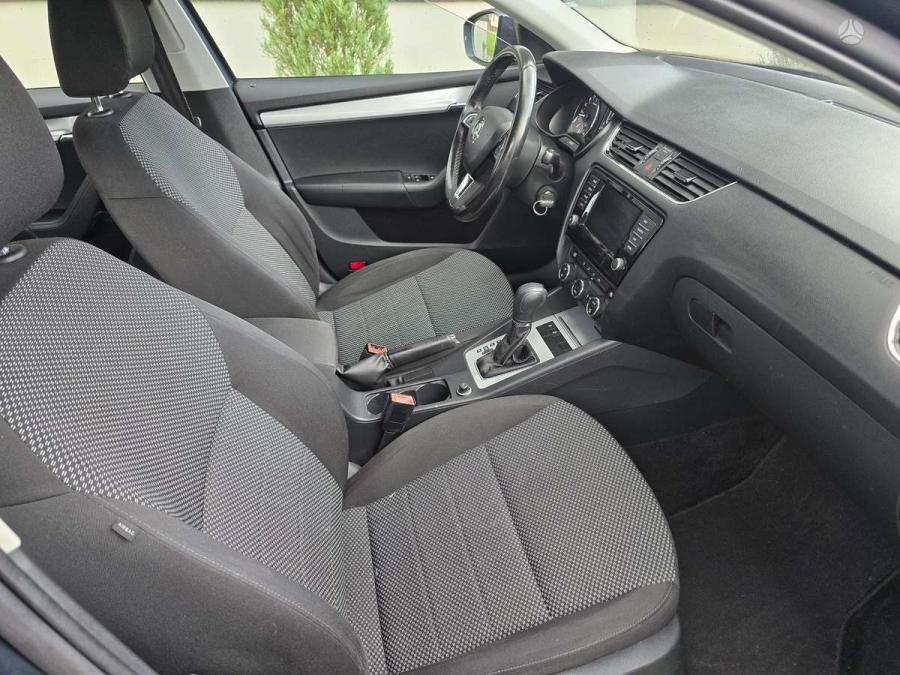 Grey Skoda Octavia 2016 in Rokiskis, with an engine capacity of 1.97 L and mileage of 279 thousand km for 6900 €, photo 15 on AUTOMOTO.COM.LV