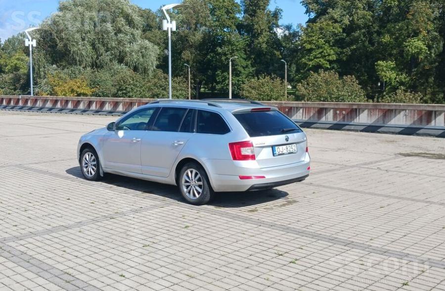 Grey Skoda Octavia 2016 in Riga, with an engine capacity of 1.60 L and mileage of 338 thousand km for 5000 €, photo 4 on AUTOMOTO.COM.LV