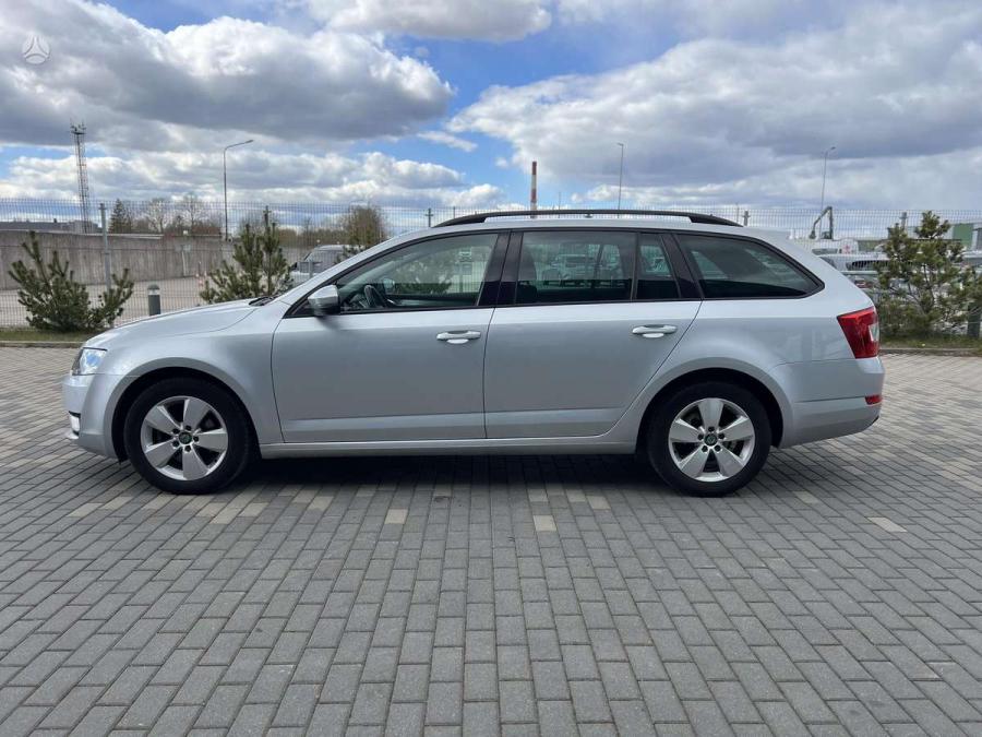 Grey Skoda Octavia 2016 in Siauliai, with an engine capacity of 1.60 L and mileage of 285 thousand km for 6600 €, photo 6 on AUTOMOTO.COM.LV