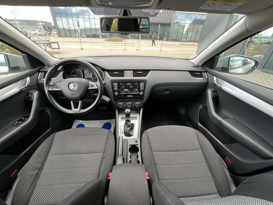 Grey Skoda Octavia 2016 in Siauliai, with an engine capacity of 1.60 L and mileage of 285 thousand km for 6600 €, photo 14 on AUTOMOTO.COM.LV