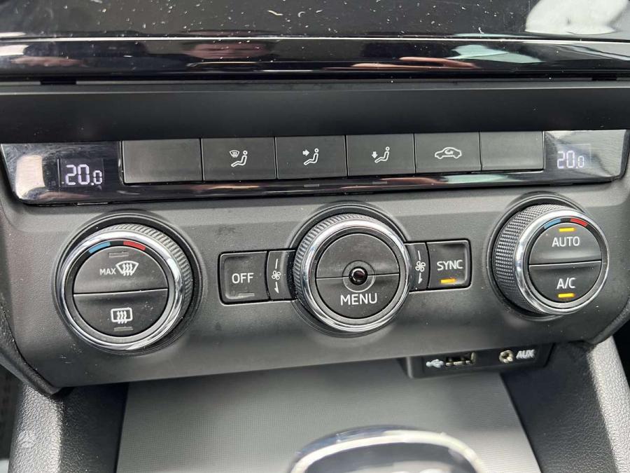 Grey Skoda Octavia 2016 in Siauliai, with an engine capacity of 1.60 L and mileage of 285 thousand km for 6600 €, photo 16 on AUTOMOTO.COM.LV