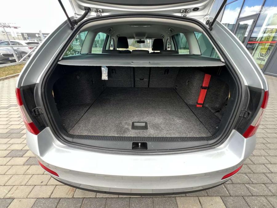 Grey Skoda Octavia 2016 in Siauliai, with an engine capacity of 1.60 L and mileage of 285 thousand km for 6600 €, photo 22 on AUTOMOTO.COM.LV